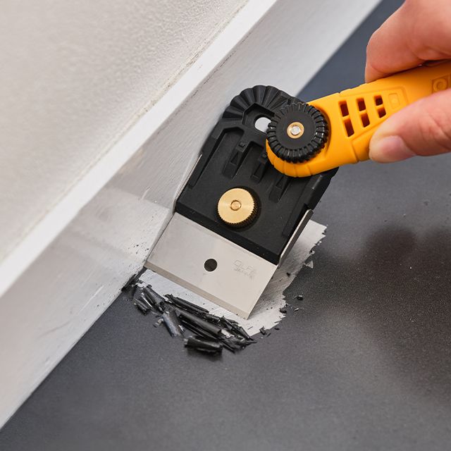 OLFA BTC-1/DX strugač sa 43mm sečivom i podesivom glavom